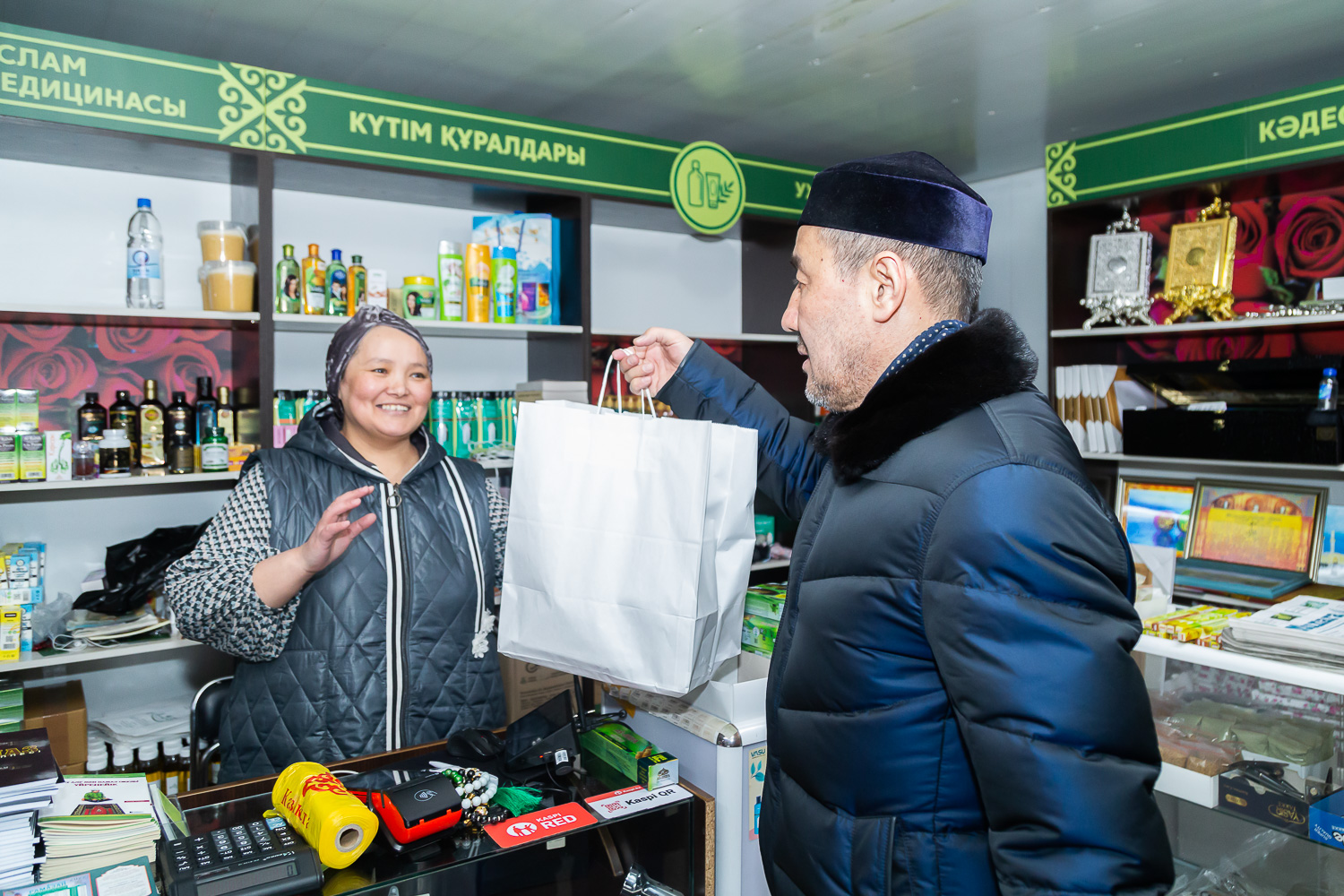 «Әбу Насыр әл-Фараби» мешіті: 300 адамға ауызашар берді (фото) - Ummet.kz- Үмметпен бірге!